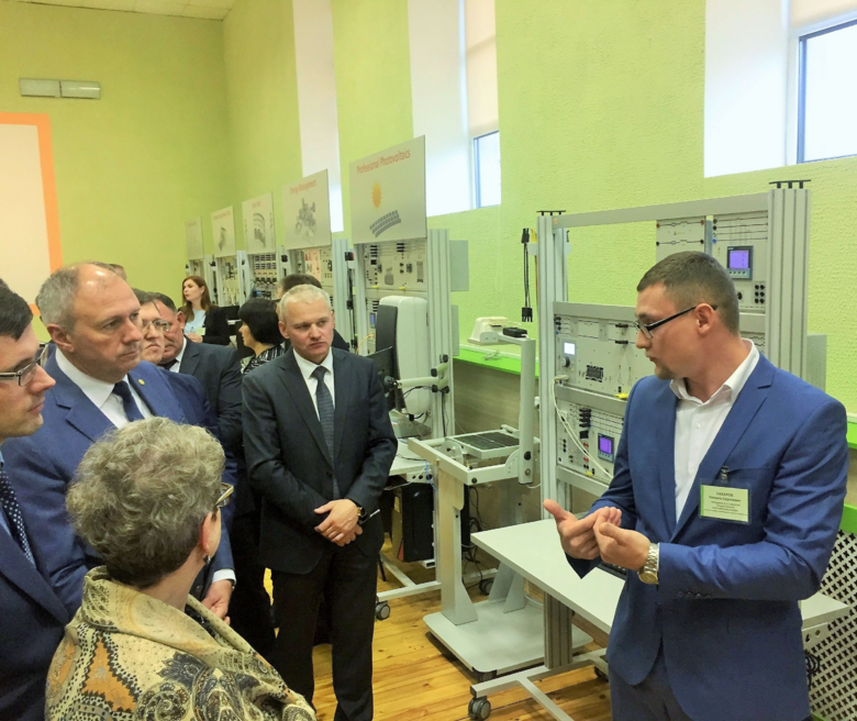 Lucas Nülle - Lucas-Nuelle Training Systems for vocational training and ...